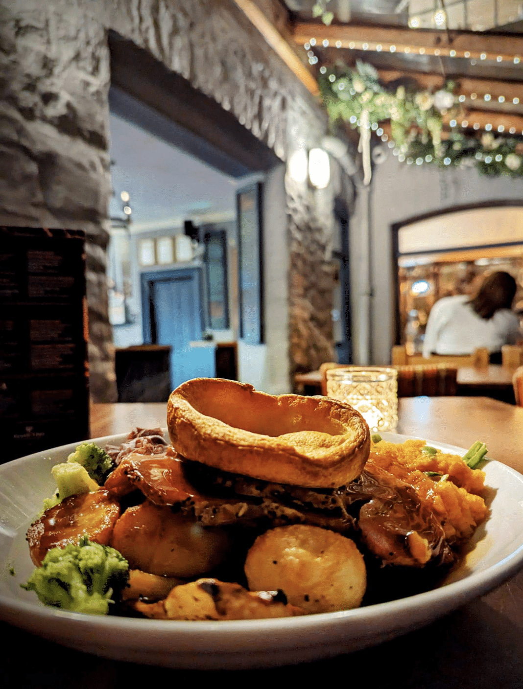 Lubens Bar & Kitchen - Food served, log fire, dogs welcome